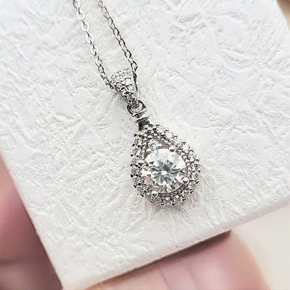 Source Unknown | Jewelry | New In Gift Box Ct Stone Set In Sterling Silver Teardrop Necklace ...